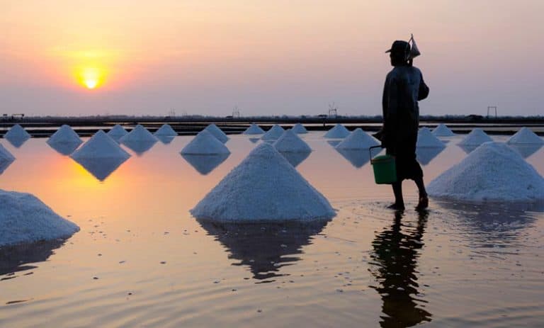 Why Is The Sea Water Salty? - JournalHow